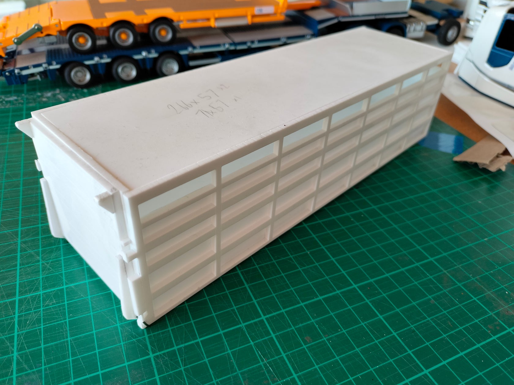 1:32 Livestock Container/ Cattle Float Model Kit - To Fit Bailey Bale ...