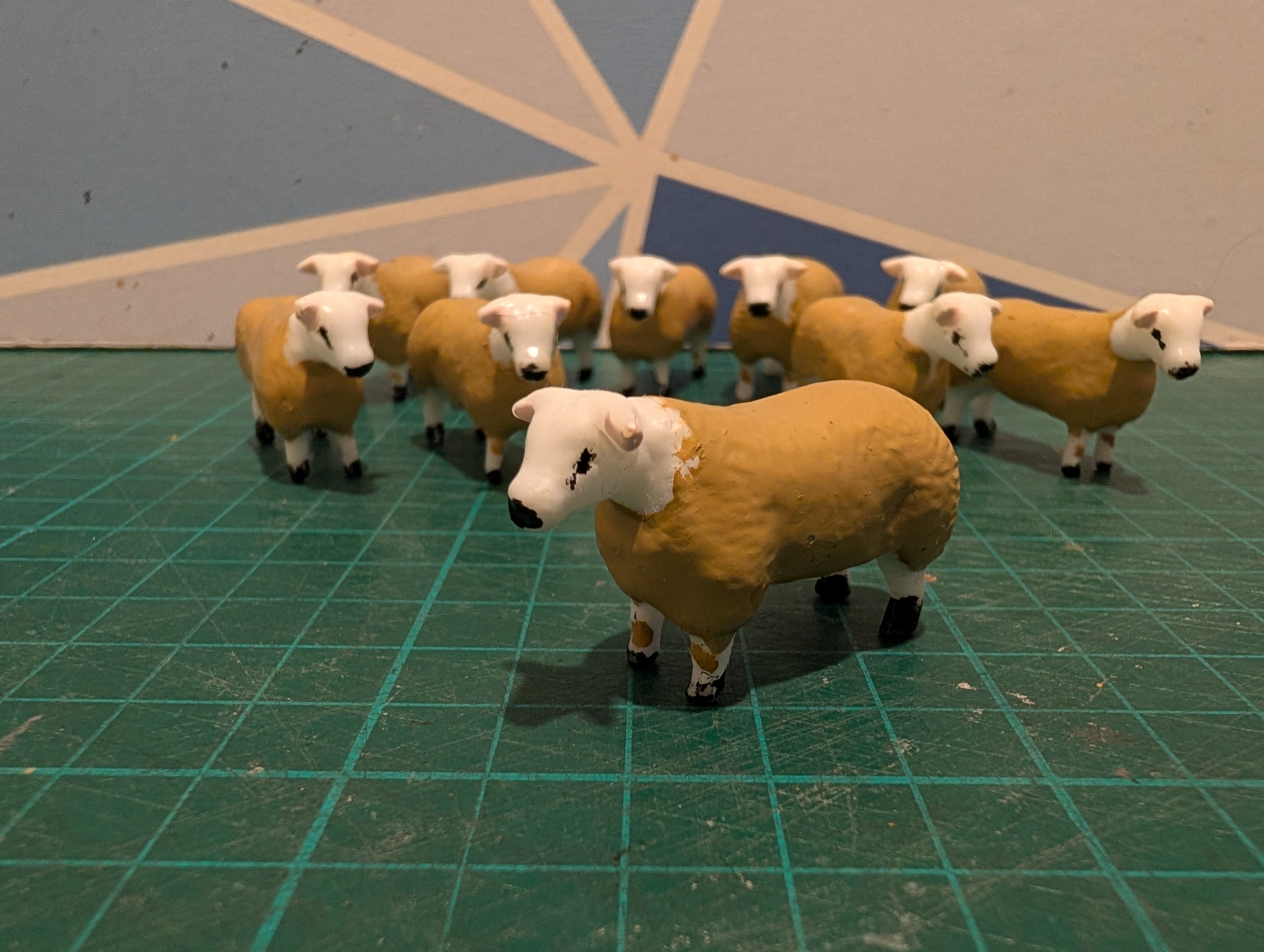 1:32 Texel Sheep - Pack of 10 - Hand Painted Resin Models – braemeremodels
