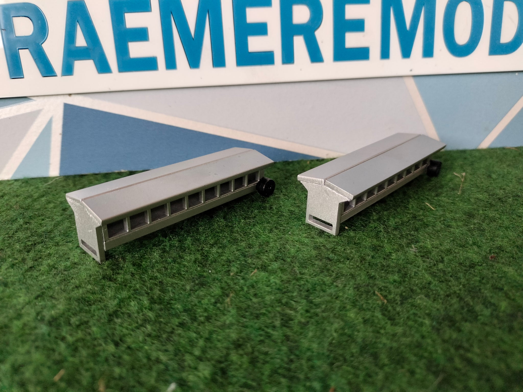 1:32 Sheep Lamb Creep Feeder 2x Model Kit – braemeremodels